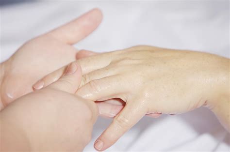 무료 이미지 여자 화이트 분위기 다리 어린 손가락 편하게 하다 아시아 건강한 팔 닫기 네일 매니큐어 닫다 인간의 몸 도움 얼굴 코 기분
