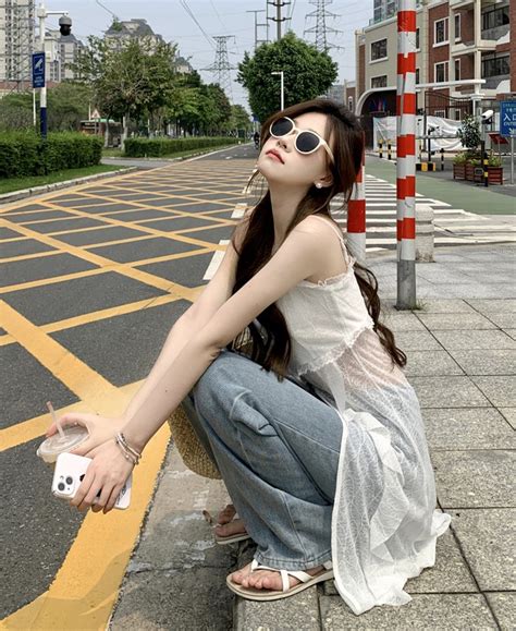 하프닌 롤스 화이트 시스루 프릴 레이스 뷔스티에 민소매 트임 버튼 커버업 바캉스룩 휴양지 레이어드 유니크 여름 썸머 나시 롱 원피스
