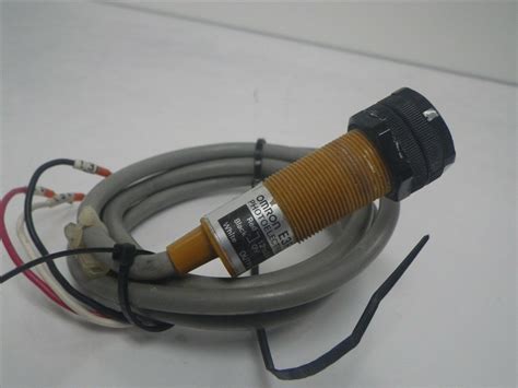 E3f R2b4 E3fr2b4 Omron Photoelectric Retroreflective Sensor Pcm