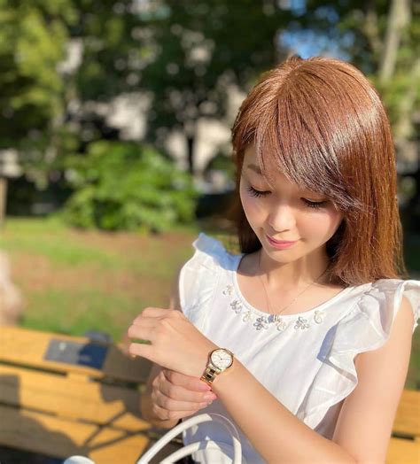 織田千穂さんのインスタグラム写真 織田千穂instagram 「 秋トレンド 🌾🍂♡ ブラックコーデ 手元は… ︎ ︎ ︎ ダニエル