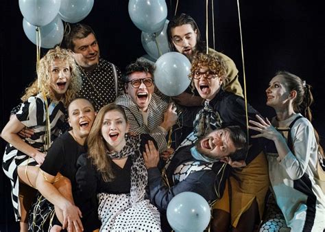 Спектакълът „Гимнастика за бременни“ на врачанския театър в основната програма на „Друмеви