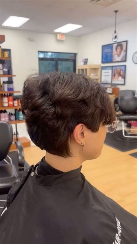 31 Pixie Cuts That Keep Women Over 40 Looking Confident And Stylish