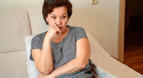 Чаша мого терпіння була переповнена я взяла таксі та поїхала до сина додому Коли я зайшла