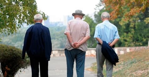 Во понеделник почнува исплатата на мајските пензии со дополнителни