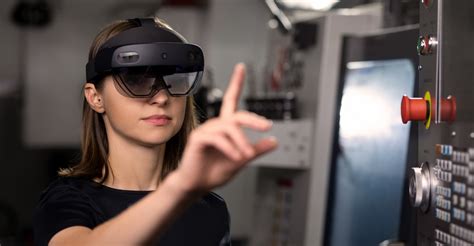 Microsoft HoloLens 2 Equipment Review
