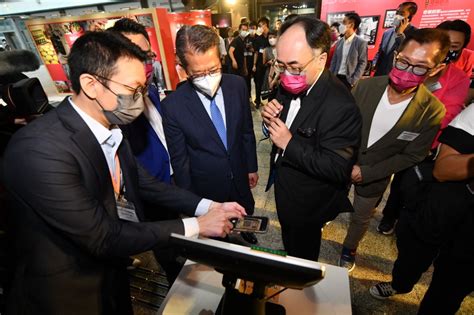 消費券2022｜陳茂波冀市民明領第二期後開心消費 拉動經濟 消費券2022｜陳茂波冀市民明領第二期後開心消費 拉動經濟