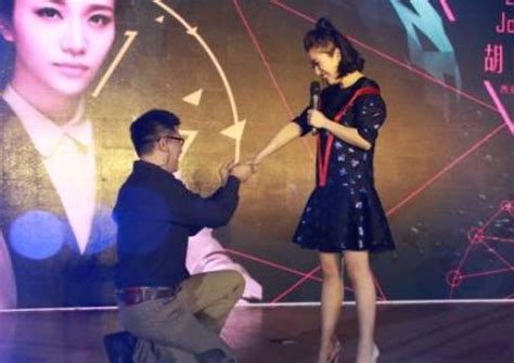 众星祈福！著名音乐奇才 江建民病危，爱妻胡杨林失声痛哭凤凰网