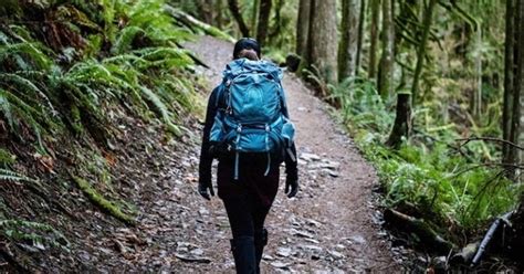 មកដឹង ៤ វិធី ដើម្បីទទួលបានសុវត្ថិភាព ពេលដើរលេងឡើងភ្នំ តែម្នាក់ឯង Khmerload