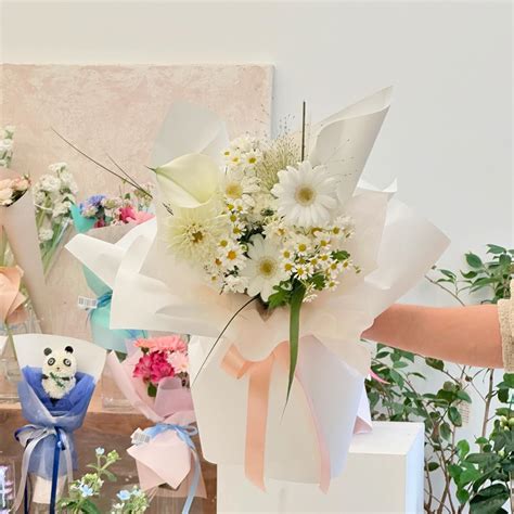 美花遇時 미화우시 인하대꽃집 인천어버이날 어버이날꽃집 ️ 인하대 학교 행사로 보내드린 축하꽃다발 매년 찾아주시는 분들이 이제는 익숙한 7살의 미화우시 😁