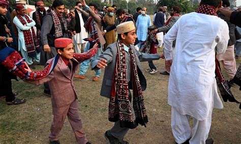 In Pictures Jubilant Crowds Gather Across Sindh To Celebrate Culture Day Pakistan Dawn Com