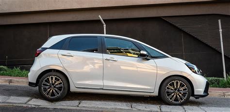 Review 2025 Honda Fit Hybrid Namwheels