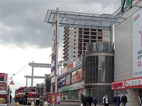 В Уфе в ТРК "Иремель" сработала пожарная сигнализация, эвакуировали 100 ...