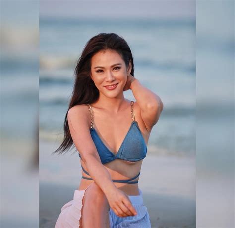 “น้ำผึ้ง ณัฐริกา” สลัดผ้าท้าร้อน สวมบิกินีเผ็ดซี้ด ไม่บอกว่าไม่รู้ว่านี่อายุ 44 แล้ว