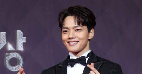 [포토]여진구 손하트 두개 미소는 두배