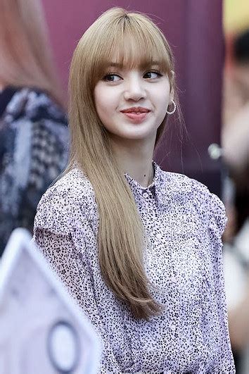 Blackpinks Lisa Dominates Top Influencers List With Highest Emv At Paris Fashion Week Menswear