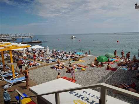 Отдых в Ялте 2 1 Полезная информация Неформальные заметки жителя Ялты Массандровский пляж