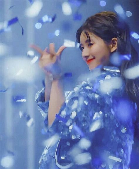 Pin By Maggot Meal On Rosy I Love You Gif Love You Gif Famous People