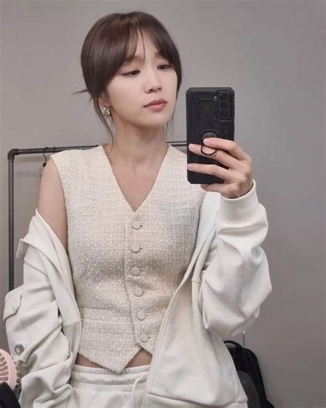チョン・ユミンさんのインスタグラム写真 チョン・ユミンinstagram「힣 🥼 ️🎈」10月25日 13時07分