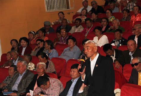 Монгол Улсын Үндсэн хуульд оруулах нэмэлт өөрчлөлтийн төслийг иргэдэд танилцууллаа