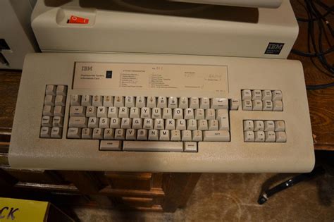 Ibm Displaywriter System Keyboard 8 Inch Floppy Drive Monitor And