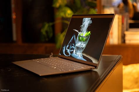 Trên tay nhanh loạt laptop mới chạy Intel Core Ultra V vừa ra mắt mỏng nhẹ và hứa hẹn pin lâu