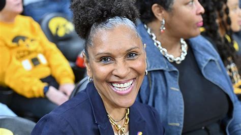Lynette Woodard Reverses Course On Caitlin Clark Scoring Record