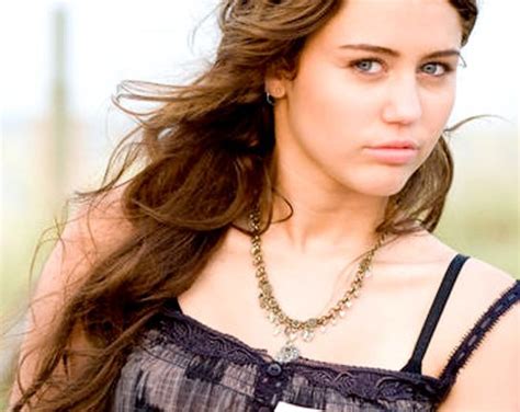 Exclusive Miley Cyrus ‘the Last Song Makeup Artist Spills Her On Set
