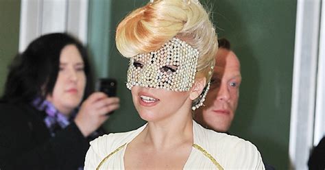 레이디가가 공연반대에 국민이 판단vs폭력적 공연 막아야 의견분분