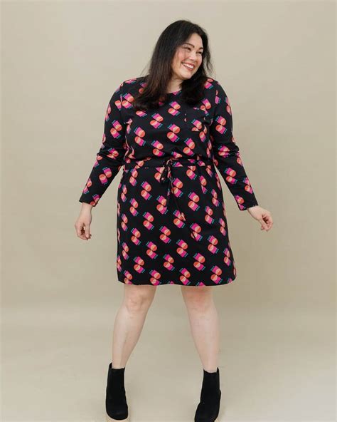 15 Sustainable Plus Size Maternity Dresses For Mamas To Be
