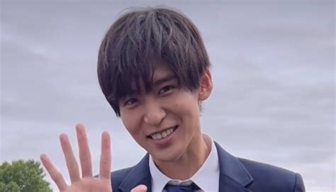 【画像】目黒蓮の弟がそっくり＆イケメン！2歳下の社長で兄弟仲が良すぎ？