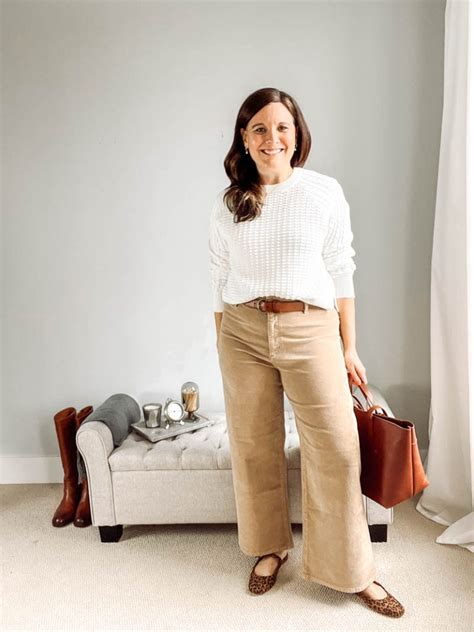 12 Outfits What To Wear With Khaki Pants For Women Be So You