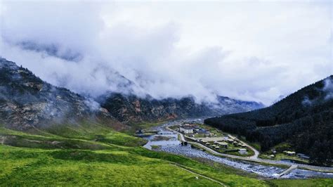 云雾缭绕祁连山人间仙境冰沟河 林海 阿尼 噶尔