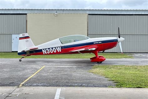 Extra 300 L The Barn Miami®