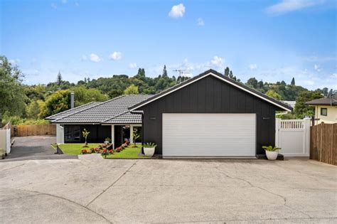 Cladding Plus Cladding Soffits Eaves Decking Papamoa Bay Of Plenty Landscaping Hq