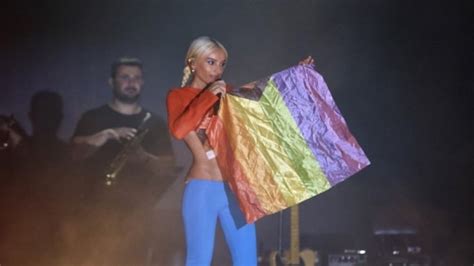 Becanda Soal Pesantren Penyanyi Turki Gulsen Ditangkap