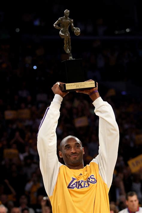Porém Naquele Mesmo Ano Kobe Bryant Conquistou O Título De Mvp