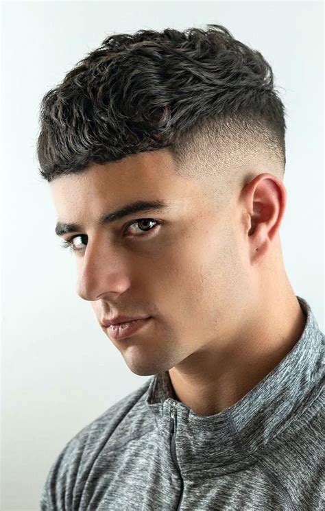 Bí Quyết Mix Đồ Với French Crop Top Fade Độc Đáo