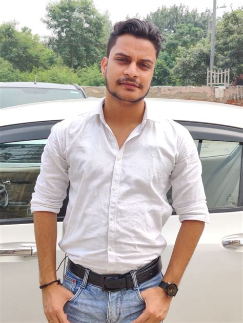 Simple One ☝ I Am Sagar Malhotra