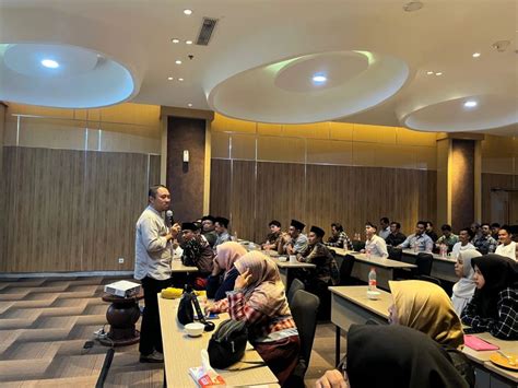 Berkesempatan Menjadi Tim Penyusun Modul Dan Sosialisasi Pembekalan