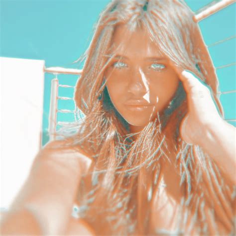 Pin Di 𝗮𝗿𝗶𝗮𝗻𝗻𝗮♥︎ Su Nessa Barrett