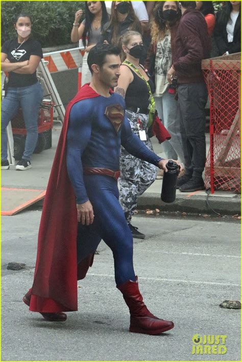 Tyler Hoechlin Looks Buff In His Superman Suit While Filming Superman