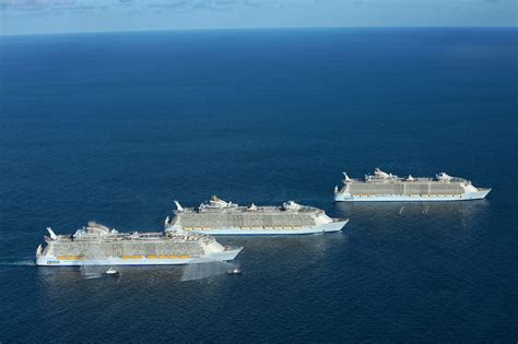 Royal Caribbeans Oasis Class Ships What To Know