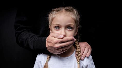 Жителя Холона посадили на 17 лет за изнасилования 12 летней девочки