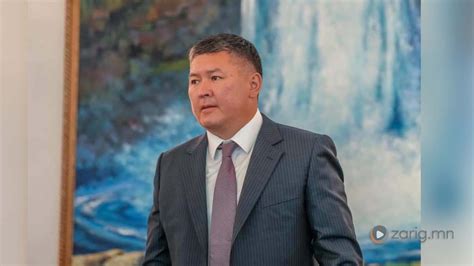 Ерөнхий сайдын зөвлөх Ухнаагийн Отгонбаяр зүүн бүст хүч үзнэ