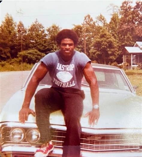 عکس رونی کلمن در دوران نوجوانی و ۱۶ سالگی سایت اقتصاد آزاد