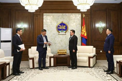 Олон хүүхэд төрүүлж өсгөсөн эхийг урамшуулах тухай хуульд нэмэлт оруулах тухай хуулийн төсөл