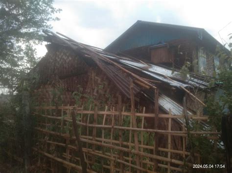 အုတ်ဖိုမြို့နယ်တွင် လေပြင်းတိုက်ခတ်မှုကြောင့် နေအိမ်များ အမိုးလန်ပျက်ဆီး Information And