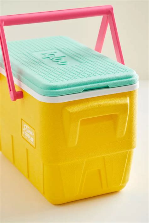 Igloo 25 Quart Retro Picnic Basket Cooler Urban Outfitters