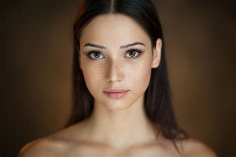 Dark Hair Brown Eyes Fair Skin And Freckles The Timeless Beauty Trait