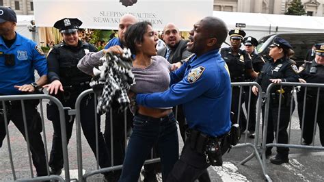 Police In Riot Gear Block Protesters From Met Gala News Com Au Australias Leading News Site